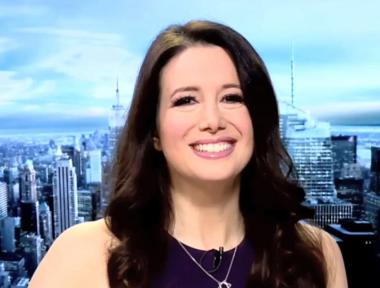 Carol Roth - Some Facts about This Brunette